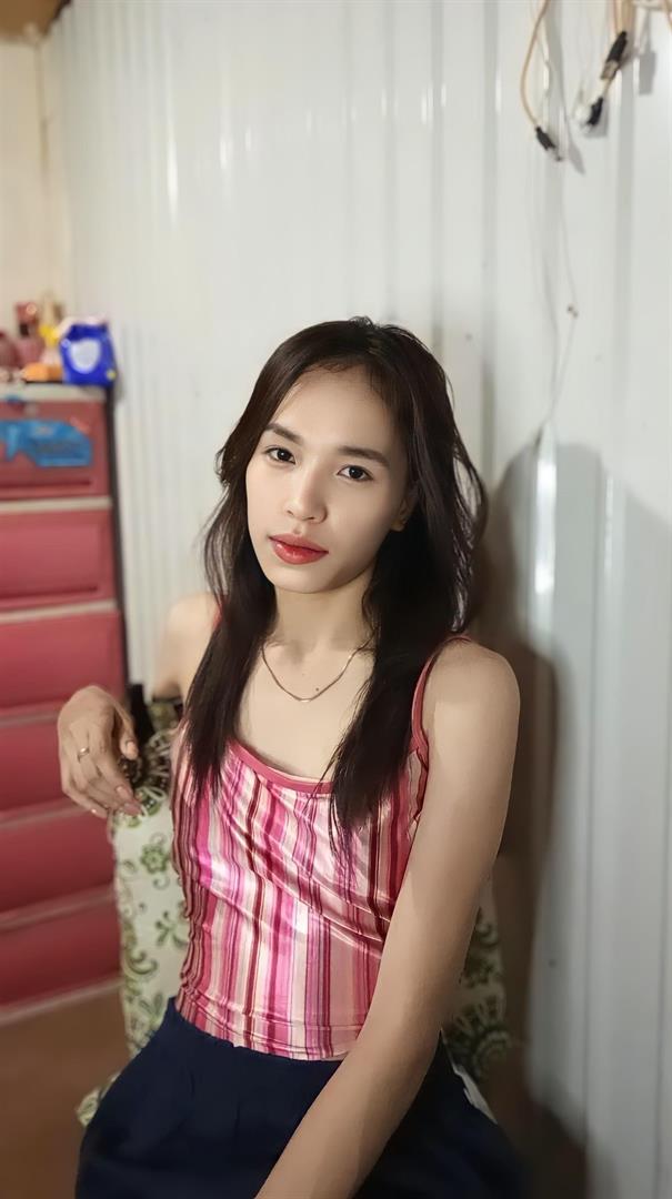 gyll - Message me! Don't be shy I'm friendly.